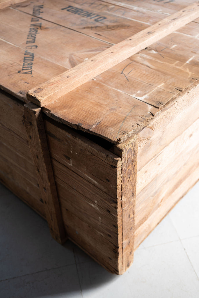 vintage German shipping crate – Joliette