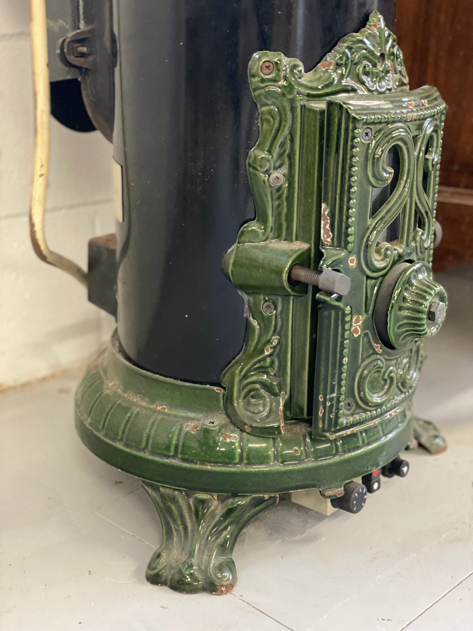 vintage french "godin" enamelled cast iron cylindrical stove – Joliette